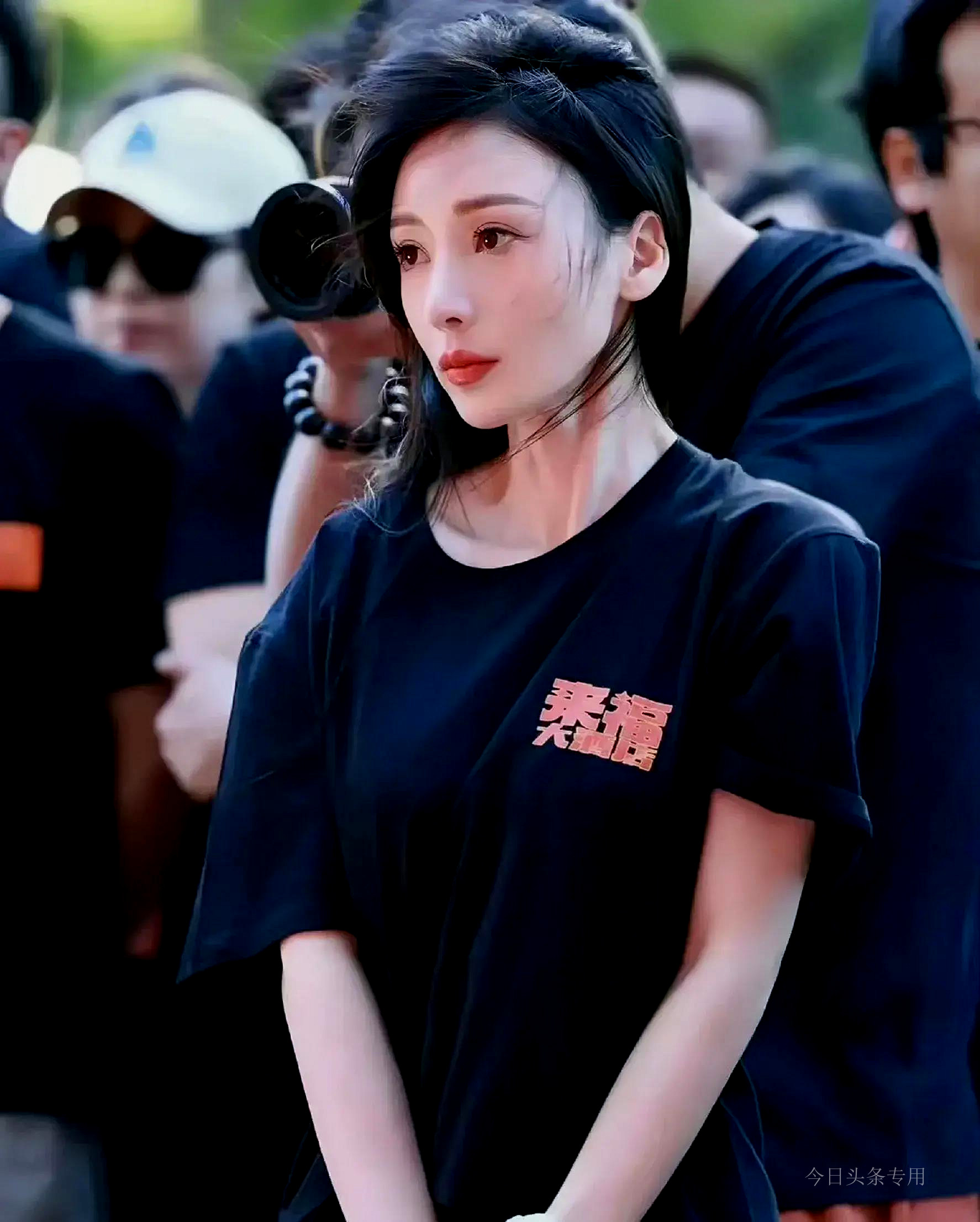 Liu Yan is so thin that her chest has shrunk, and she can only go into ...