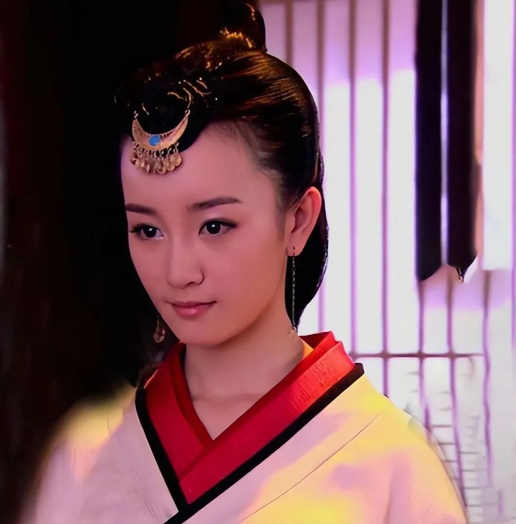 The stunning beauty is keen to be a mistress for plastic surgery, her ...