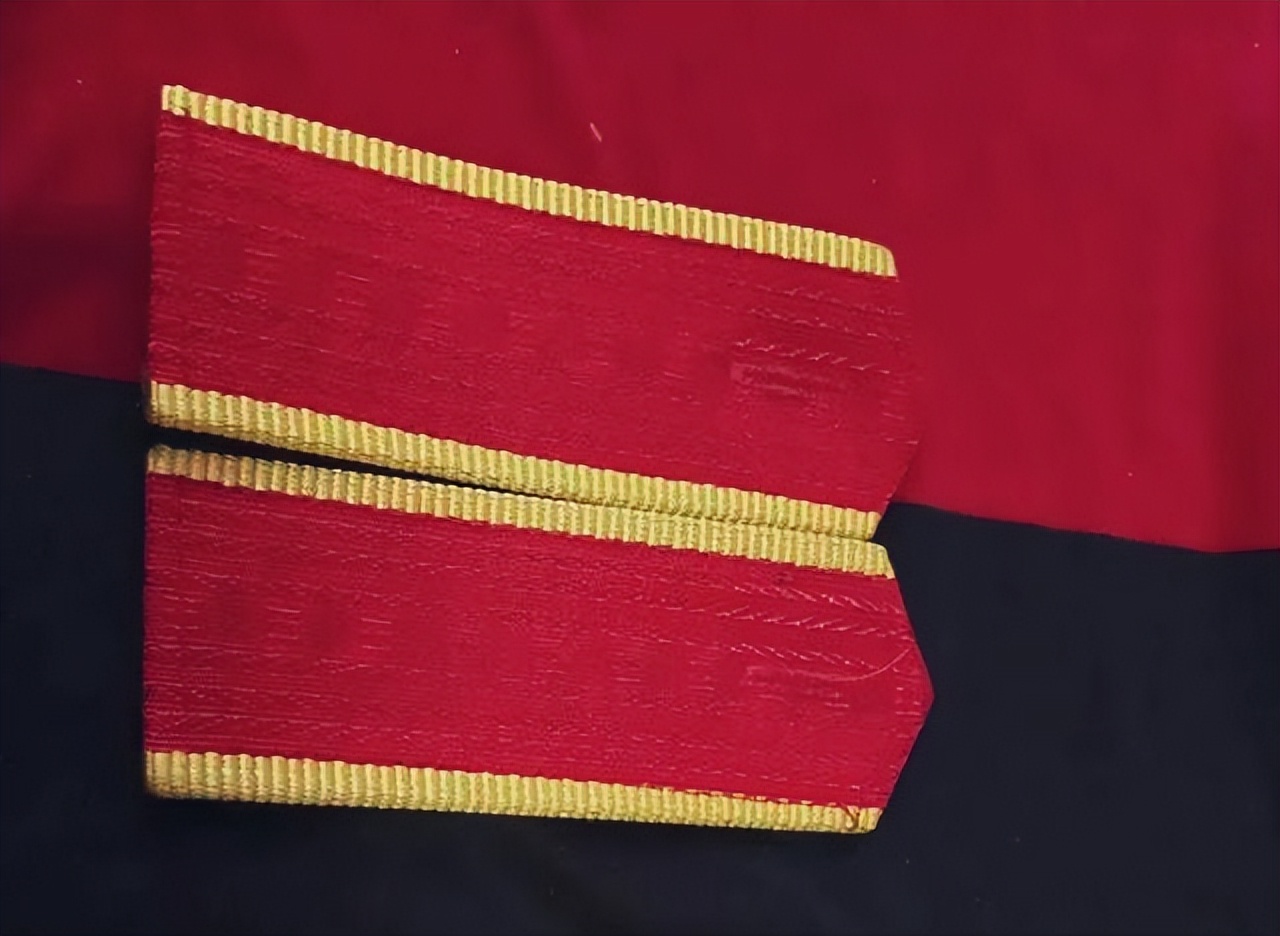 "Soldier Assault": Why does Ma Xiaoshuai wear a red epaulette? - iNEWS