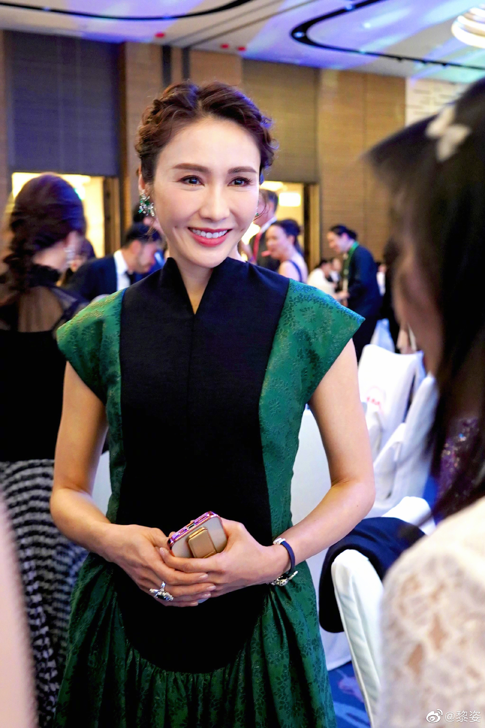 52 Year Old Gigi Lais Recent Photo Exposure Fair Skin And Slender