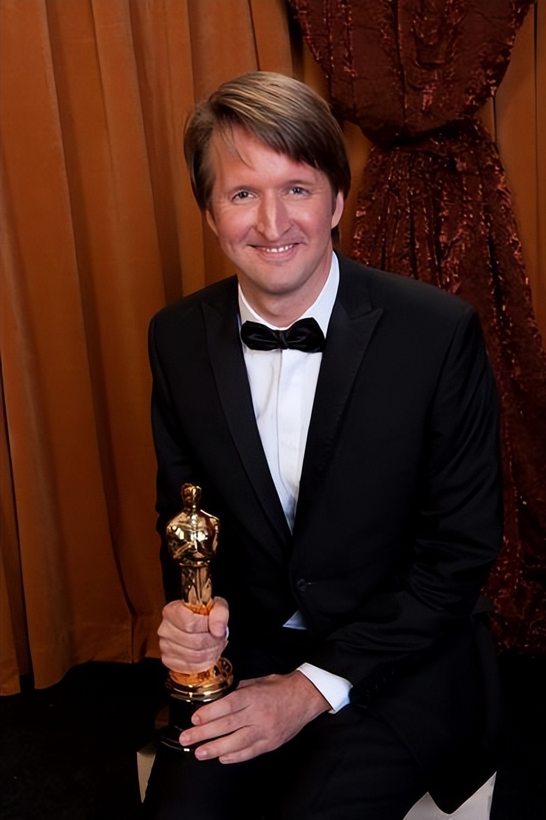 Tom Hooper's films show, the dilemma of body and identity and the ...