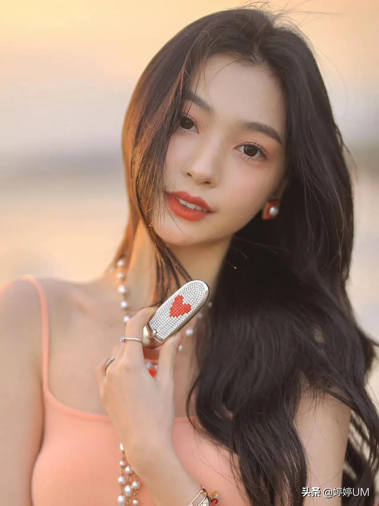 Yi Mengling's wallpaper collection - iNEWS