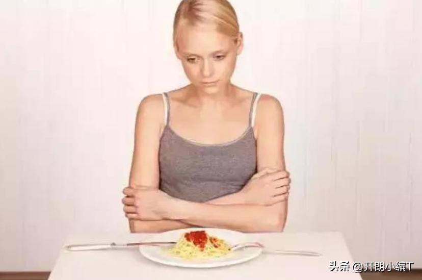 The 35-year-old model died of anorexia only 23 kg, revealing the cruel ...
