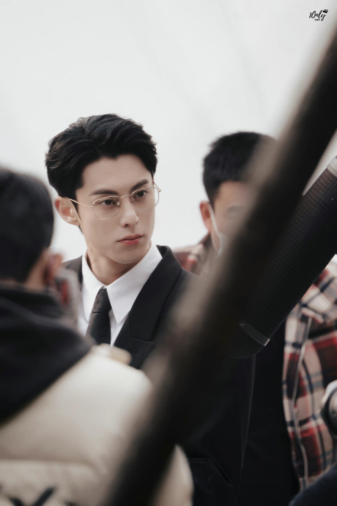 Fire before broadcasting! [With Love as Camp] Wang Hedi White Deer ...