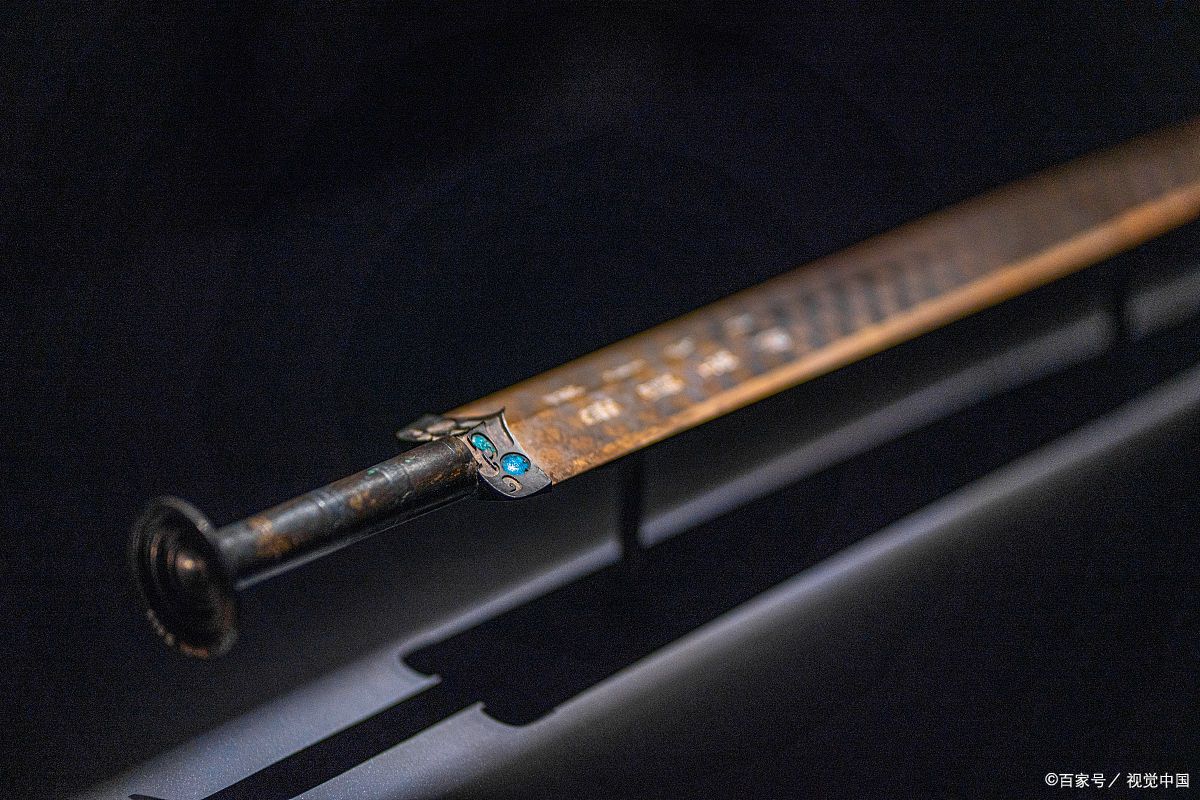 The Japanese samurai sword is derived from the Tang sword, the ...