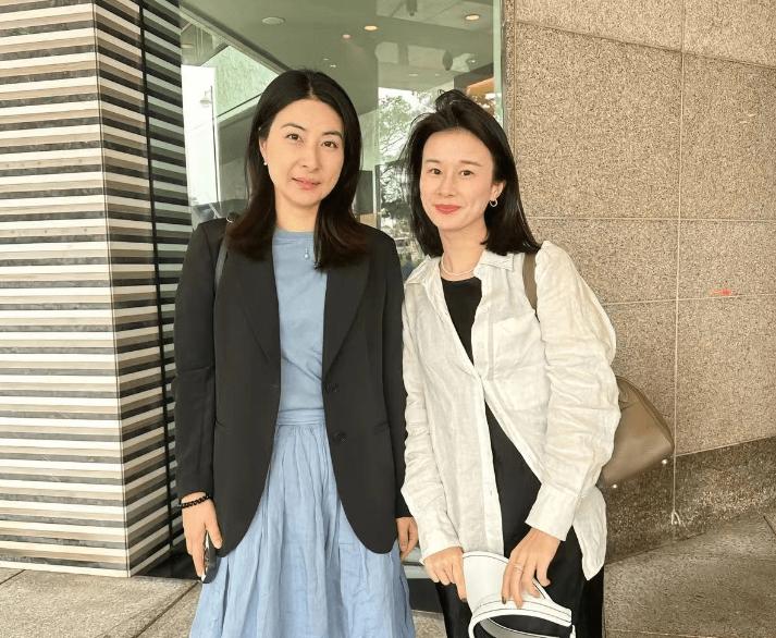 Guo Jingjing appeared at an event, wearing a black dress with a ...