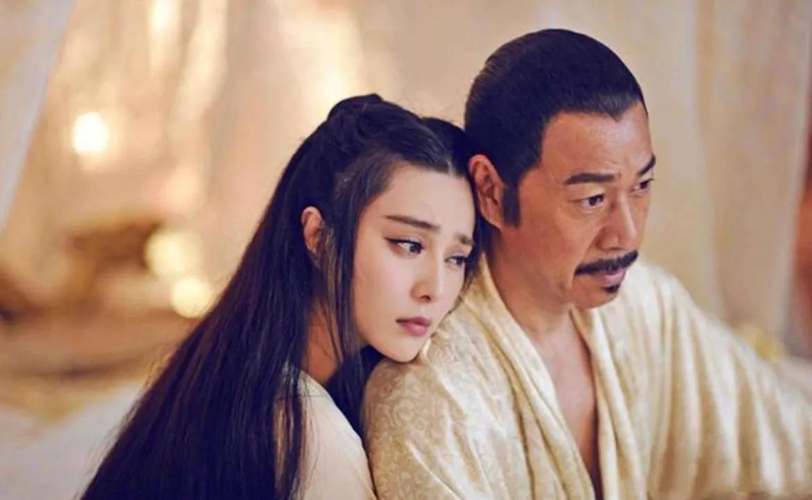 How absurd Zhu Wen is, he called his daughter-in-law to bed while his son was away fighting - iMedia