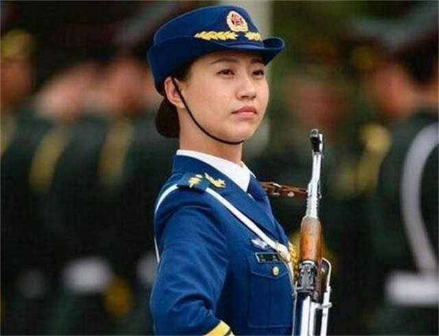 Cheng Cheng, captain of the honor guard: 6 hours of military posture, 8 ...