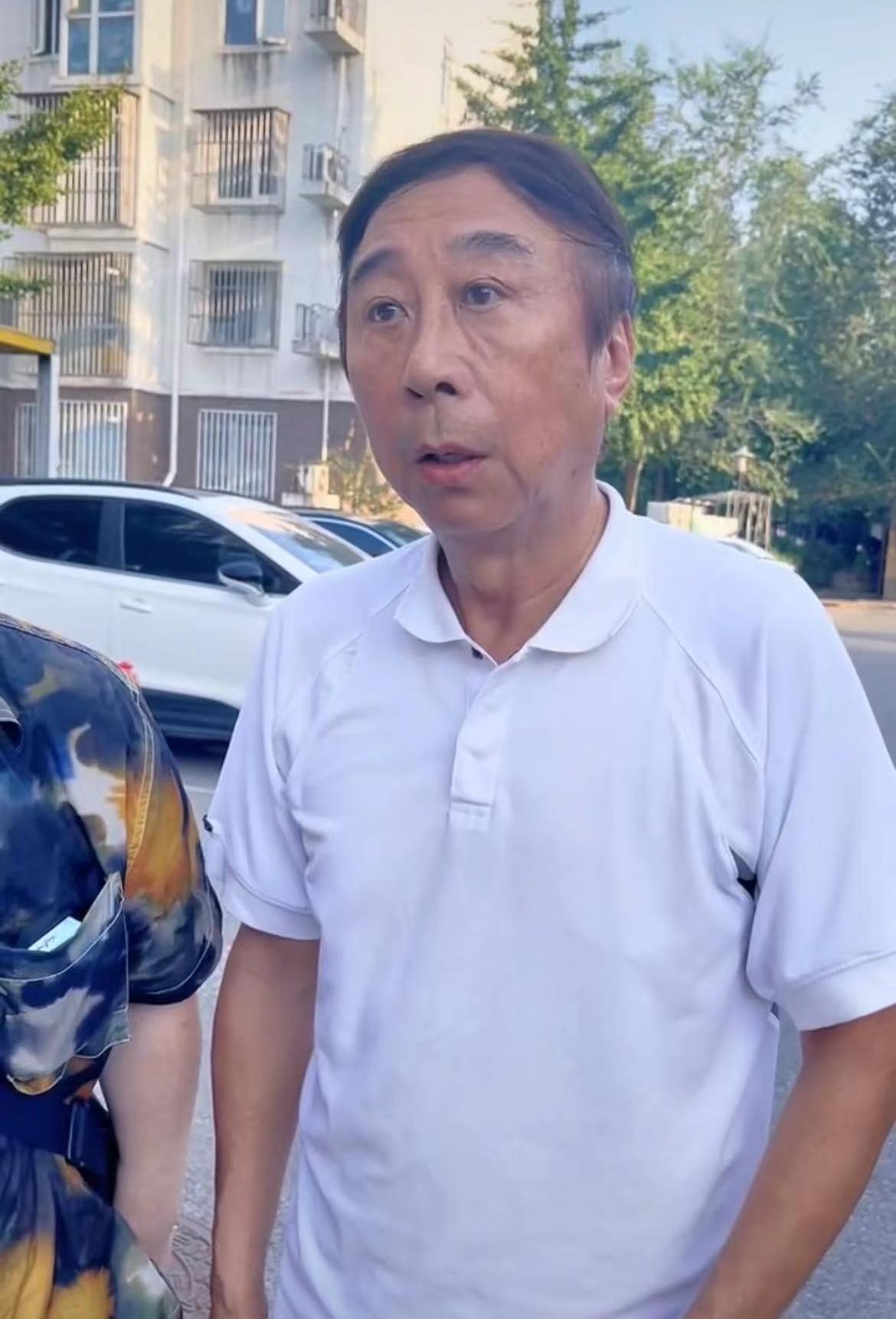 The 65-year-old actor Feng Gong caused concern when he appeared. He was walking with a limp and ...