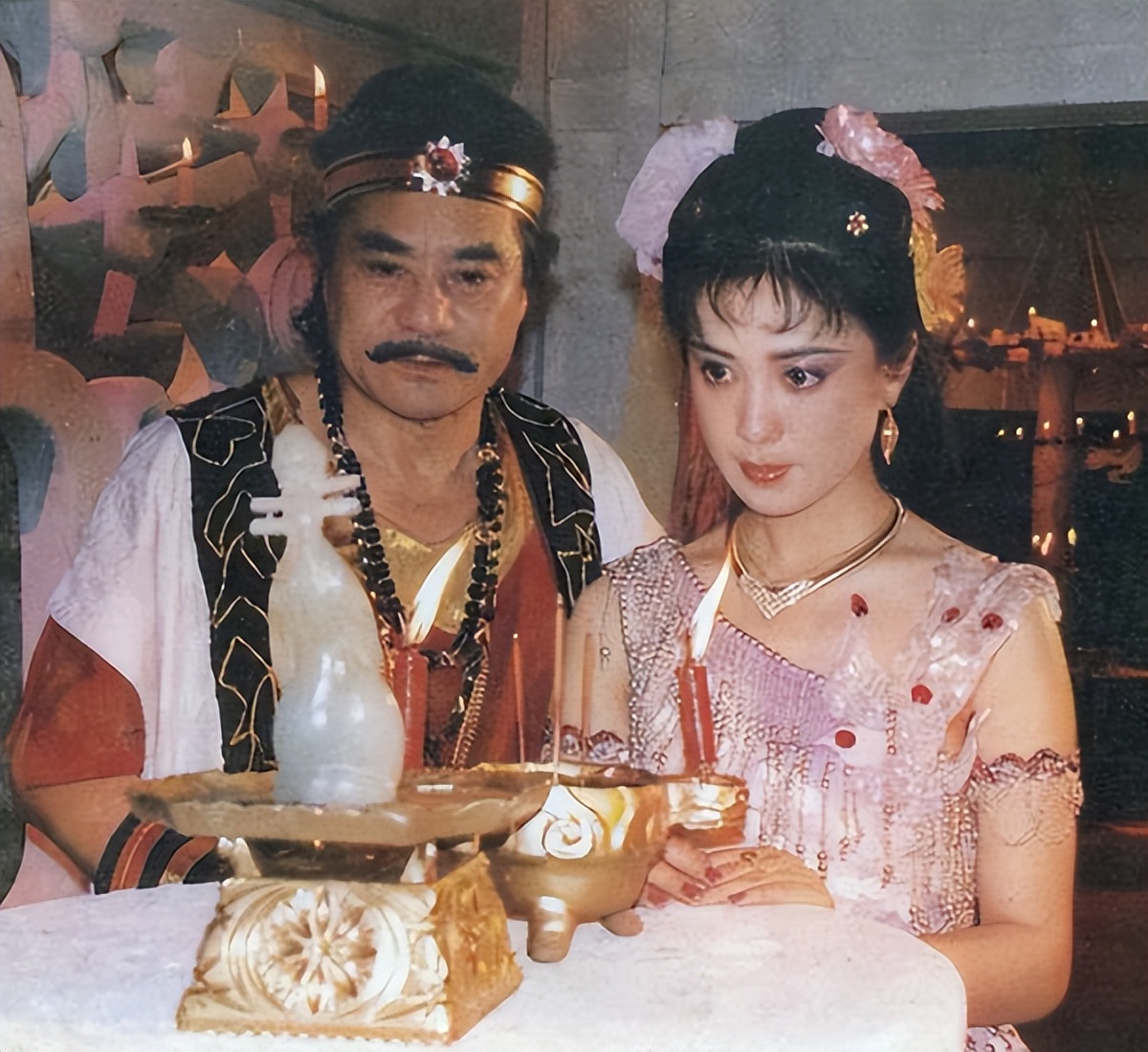 Da Qi, who played the role of King Zhou, and Fu Yiwei, who played the role of Fu Yiwei, had a ...