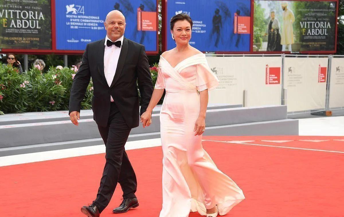 Shi Ke is beautiful abroad, three female celebrities walked the red ...