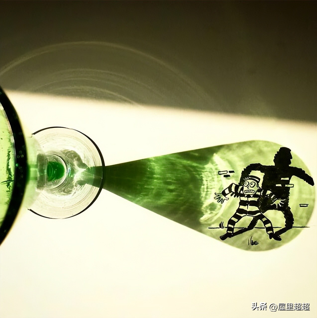 The artist's mind is wide open, using the shadows of everyday objects ...