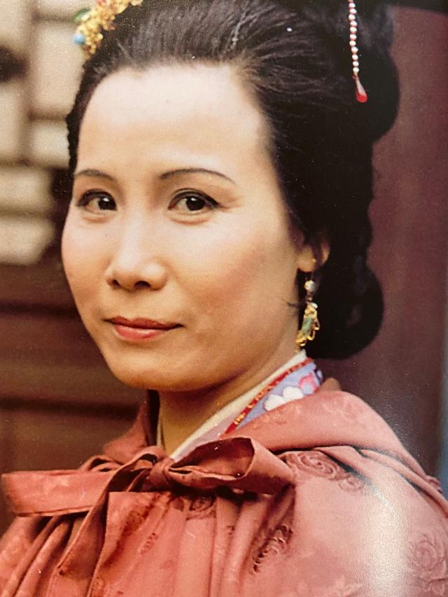 A Dream of Red Mansions: Wang Xifeng is a mixture of good and evil, and ...