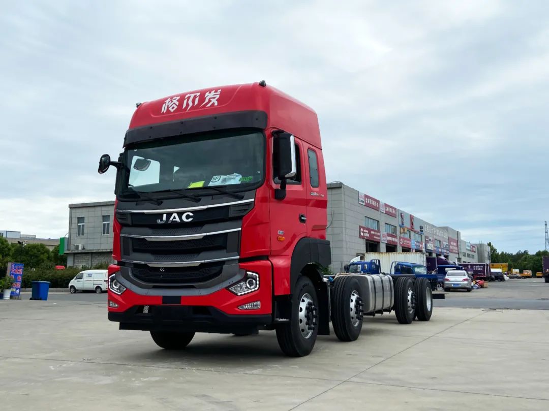 350 horsepower with lifting axle, more than one ton of weight is ...