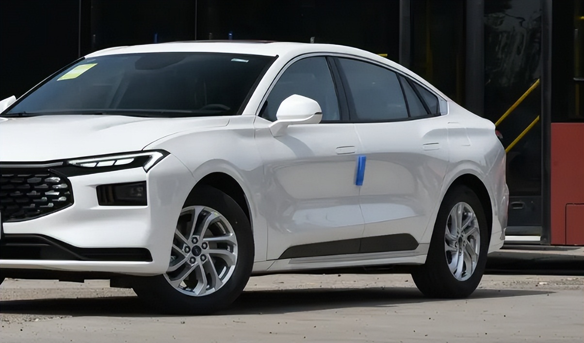 European model of the year, price cut from 14.98 to 134,800, with 1.5T/2.0T+8AT explosion 238Ps ...