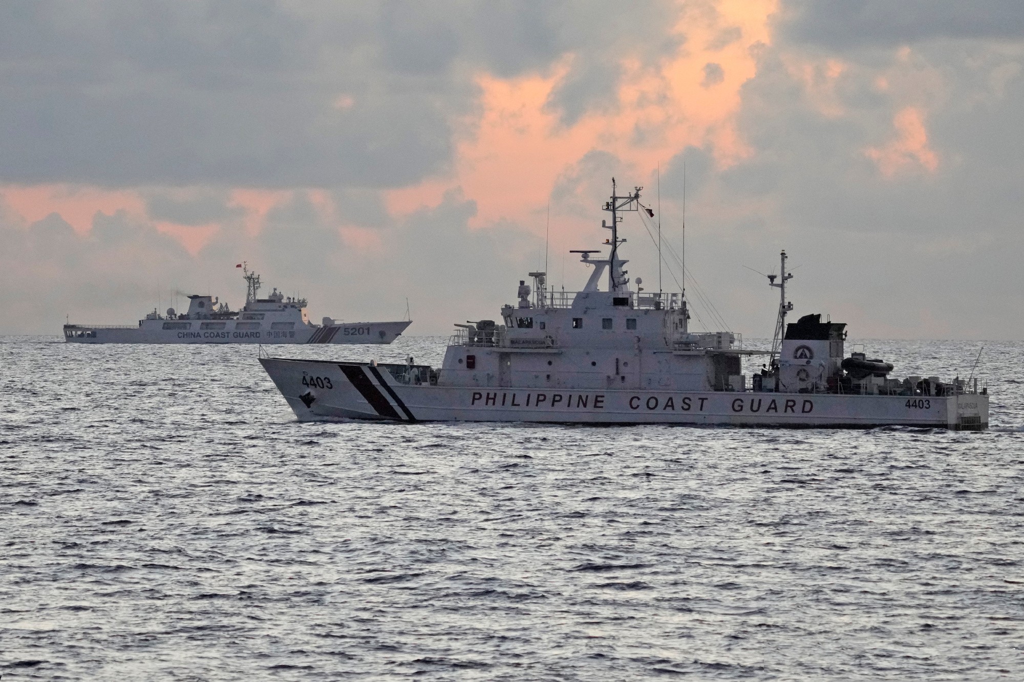 The Chinese Coast Guard ship is real: My 5201 ship singled out 2 Philippine ships and is ready ...