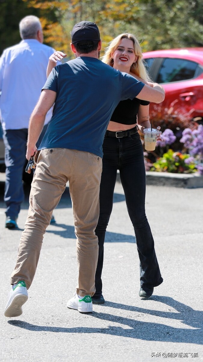 Ava Phillips meets Hollywood's top casting directors for coffee - iNEWS