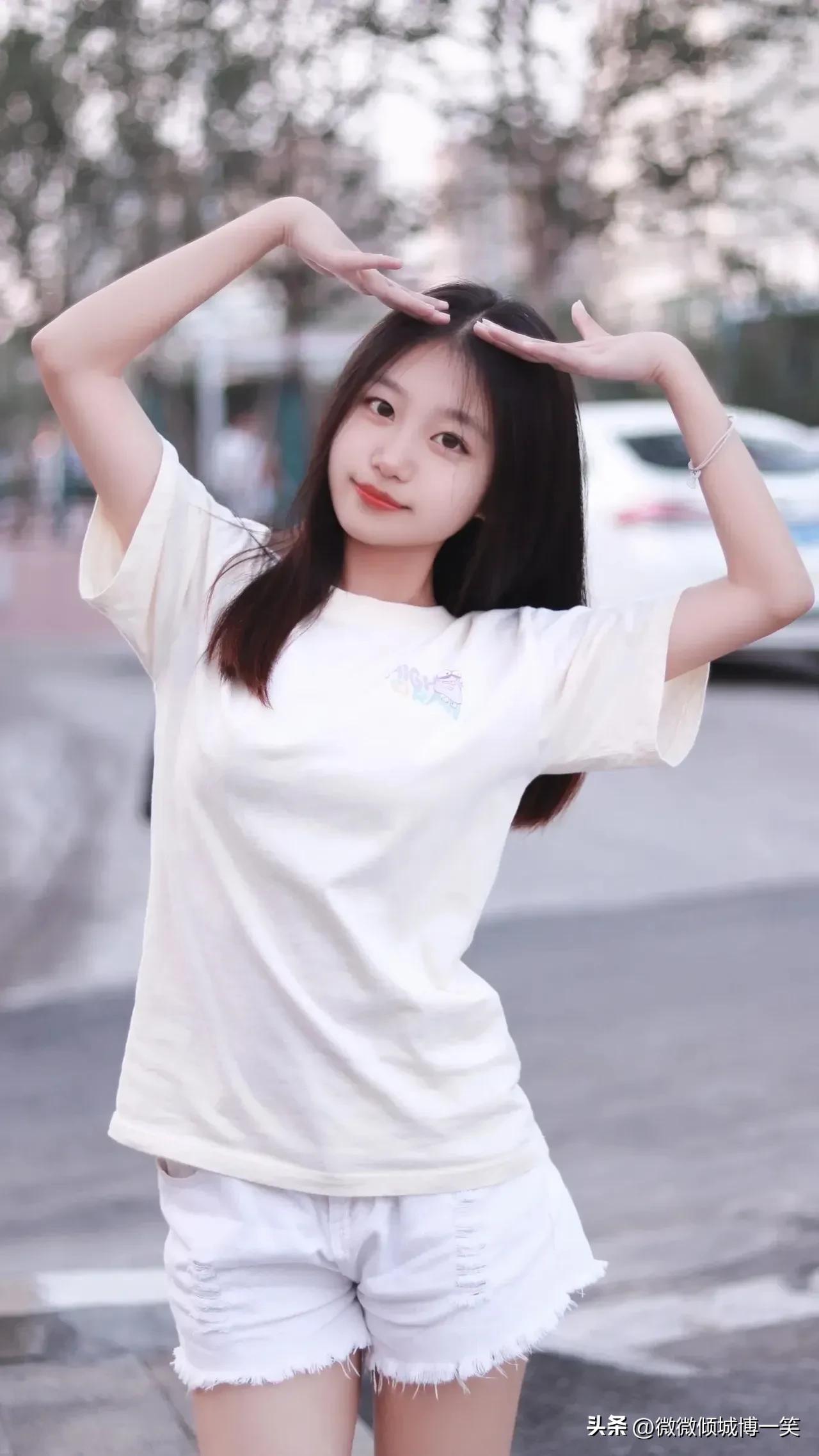 Delicate little loli - iMedia