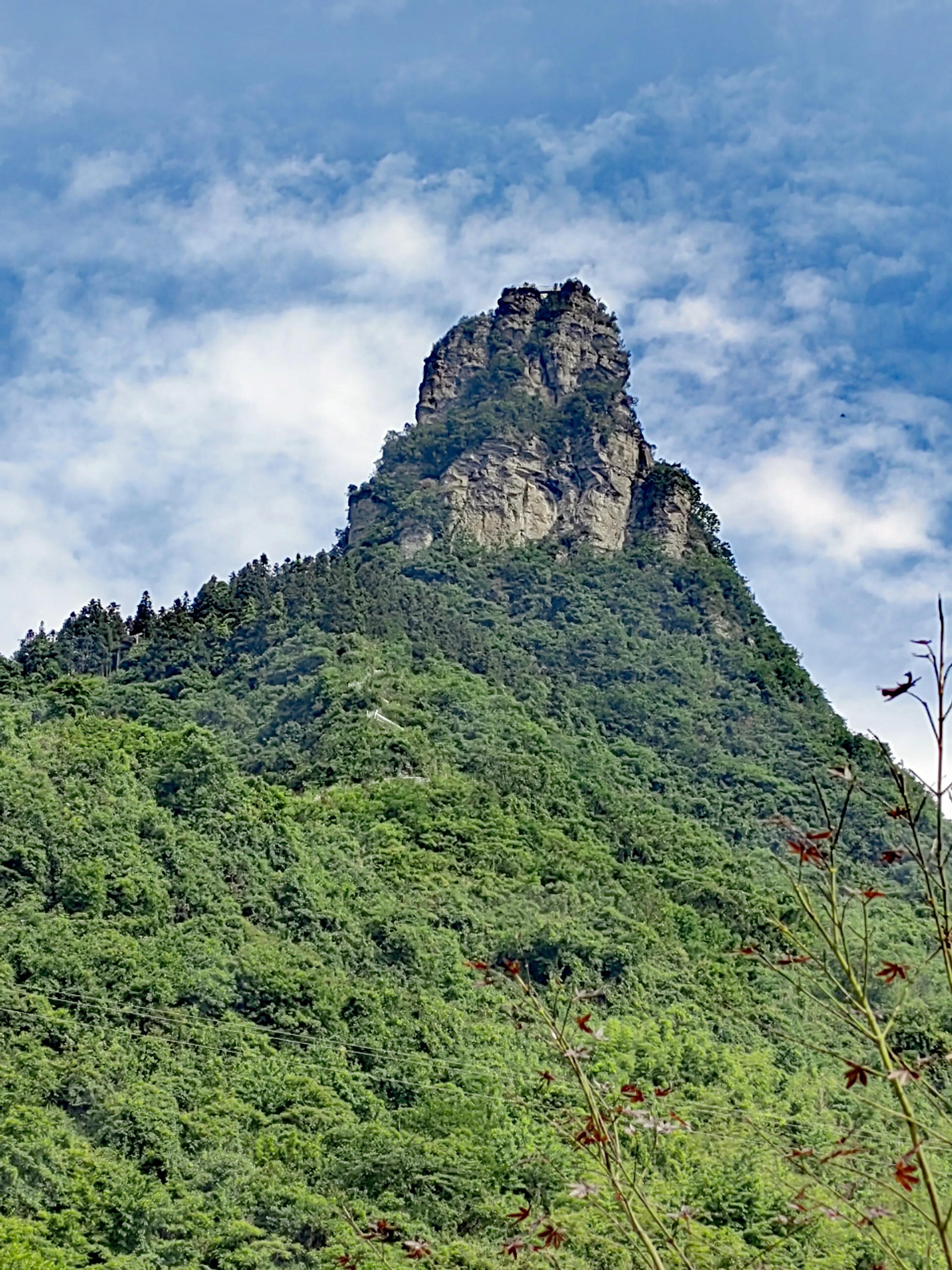 Challenging Nanchuan Little Finger Mountain—the knee was disabled after ...