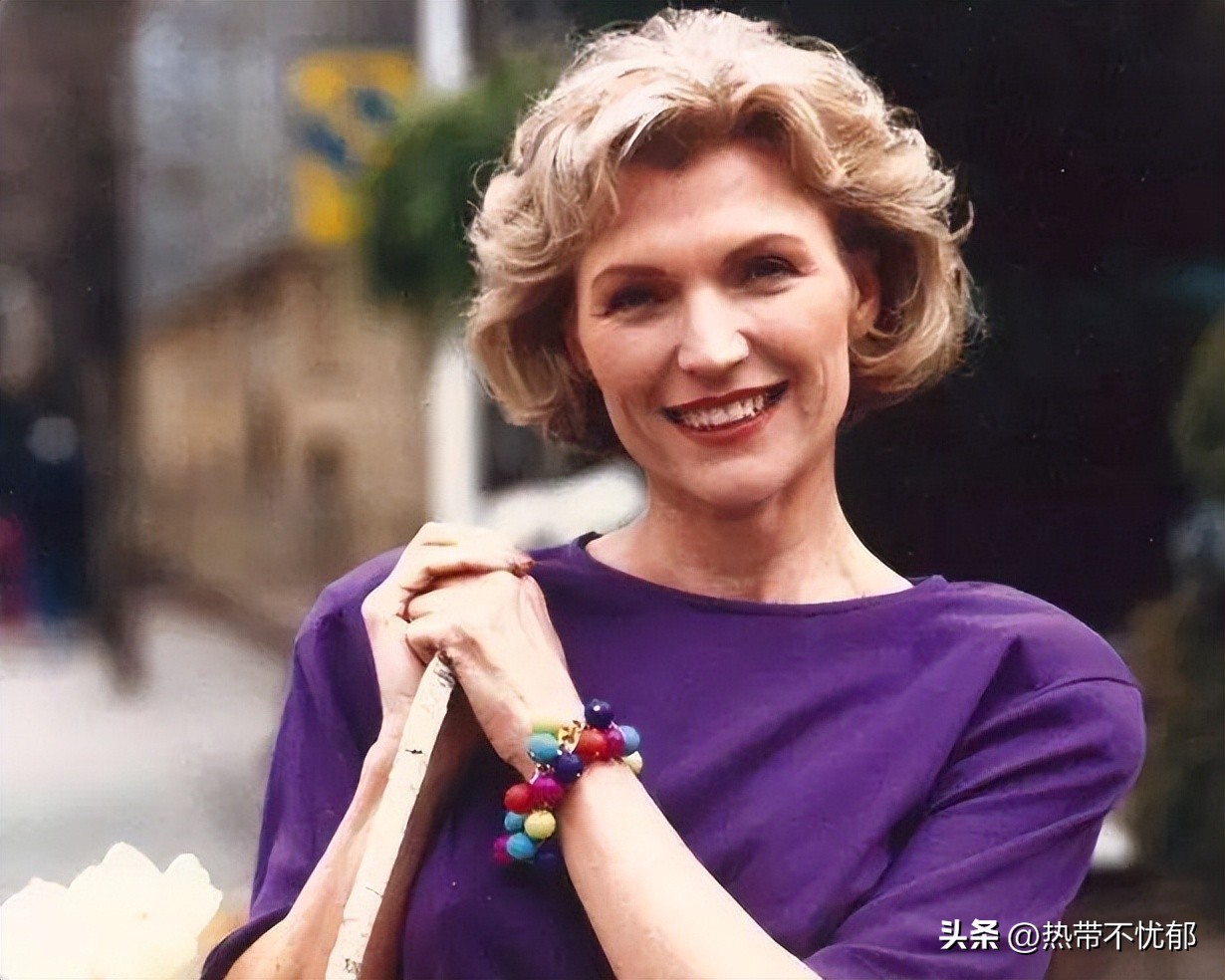 She's a 72-year-old white-haired 'internet celebrity' who returns to ...