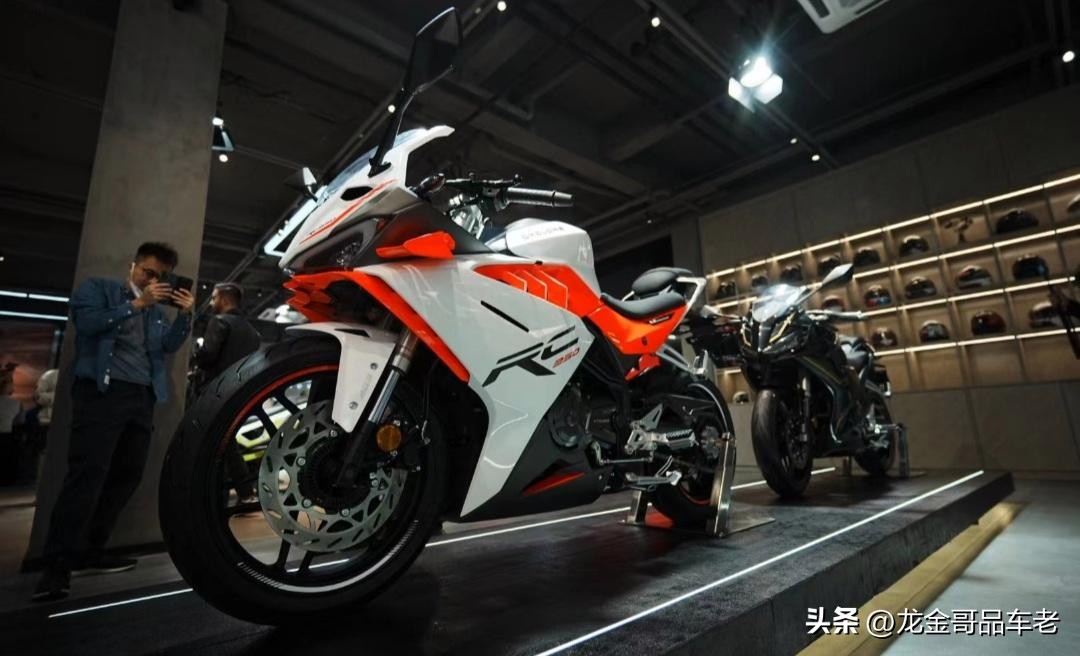 How to choose Cyclo RC250 and Aprilia GPR250? Both are sporty - iMedia