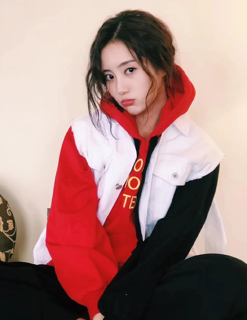 Share pictures——Wang Ziwei's exquisite photos, pure and beautiful, with ...