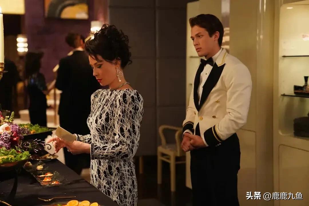 "Fatal Woman" 2: Simone and Carl are husband and wife, girlfriends, and ...