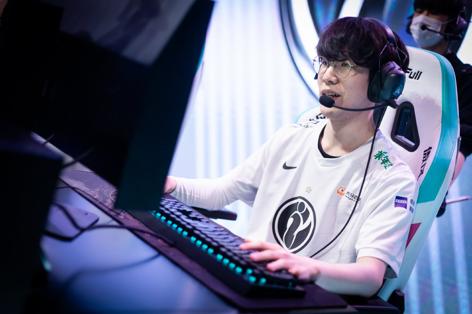 Doinb直播最新爆料匯總：rookie和卡薩確實去了V5，BIN加盟RNG了 - 資訊咖