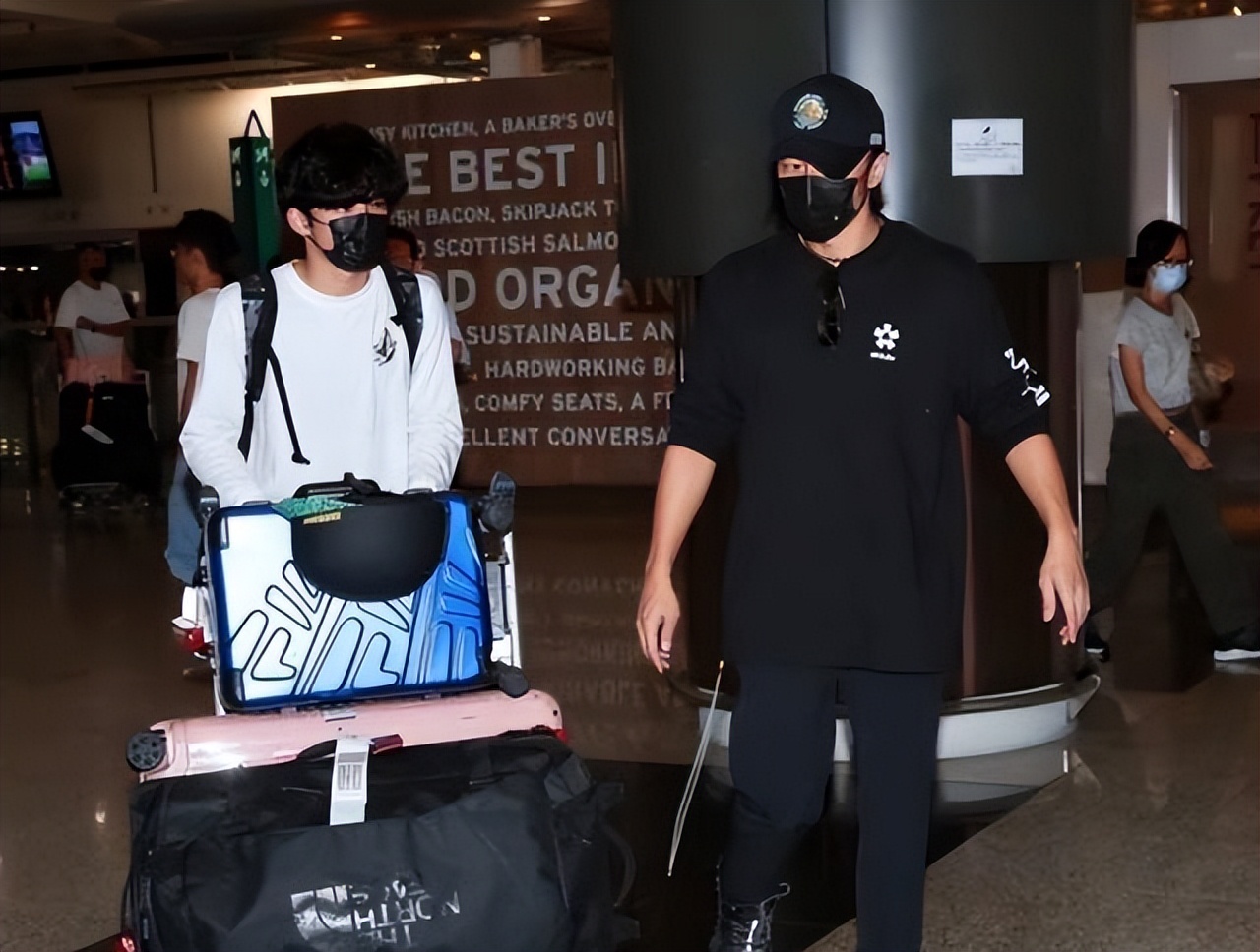 The trip of Nicholas Tse and his son to Australia was exposed, Lucas ...