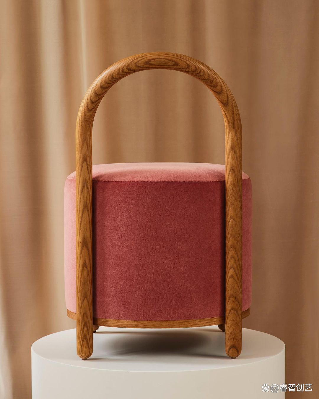 Pleasant in shape and great in function - the round Bao Pouf sofa seat ...