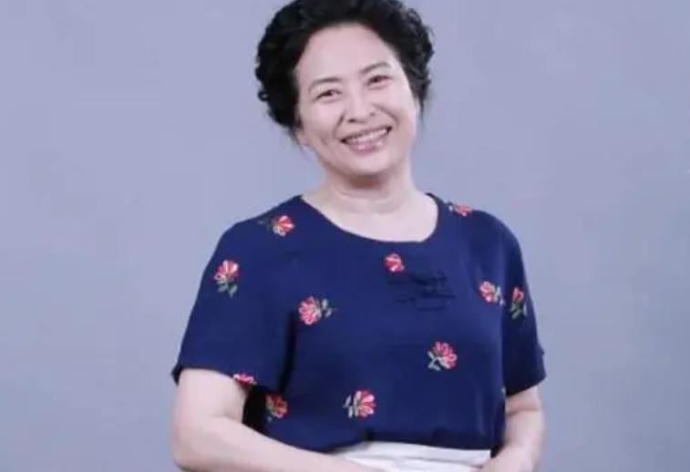 Actor Xu Di: She has been in love with her first love husband for 41 ...