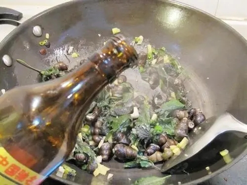 Fried stone snails, delicious and healthy! (Master the practice, eat ...