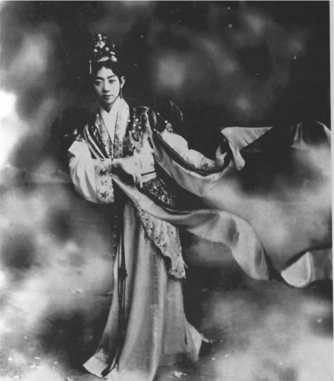 Kung Fu is Beyond Poems - Mei Lanfang's Painting Art - iNEWS