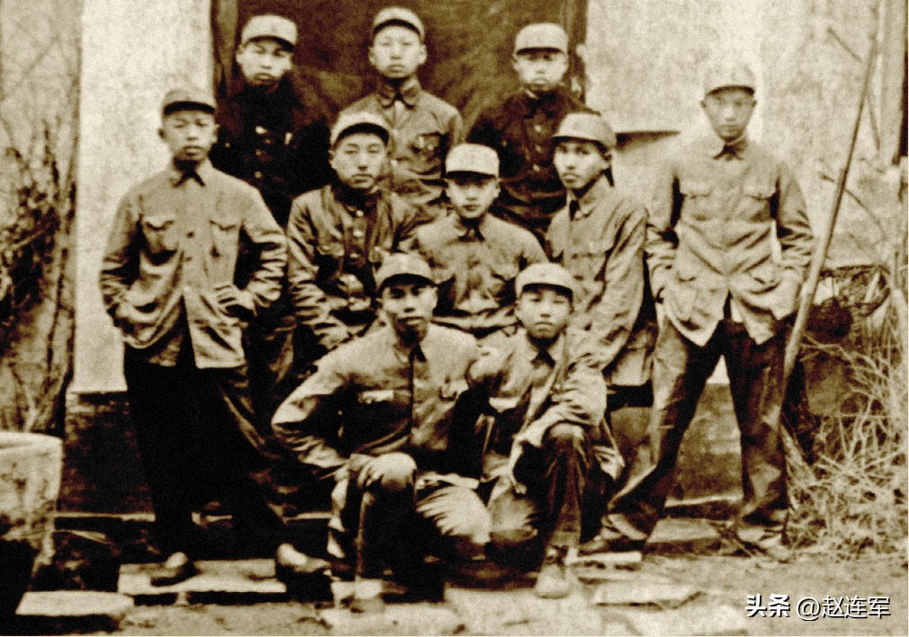 A general who came out of the New Fourth Army (137) - Major General Li ...