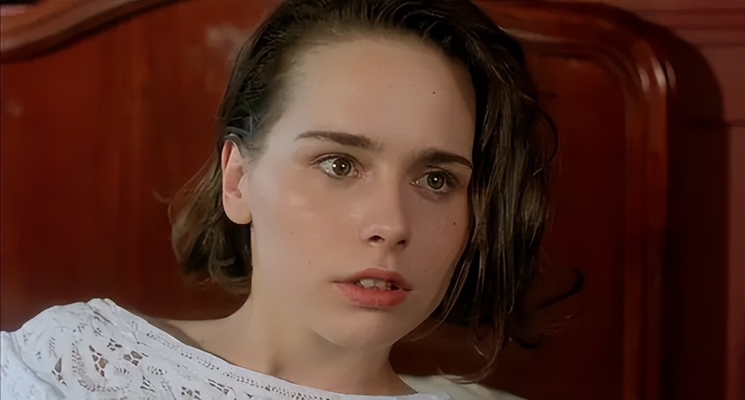 In the movie "Meeting in This Life", does his plot structure follow the ...