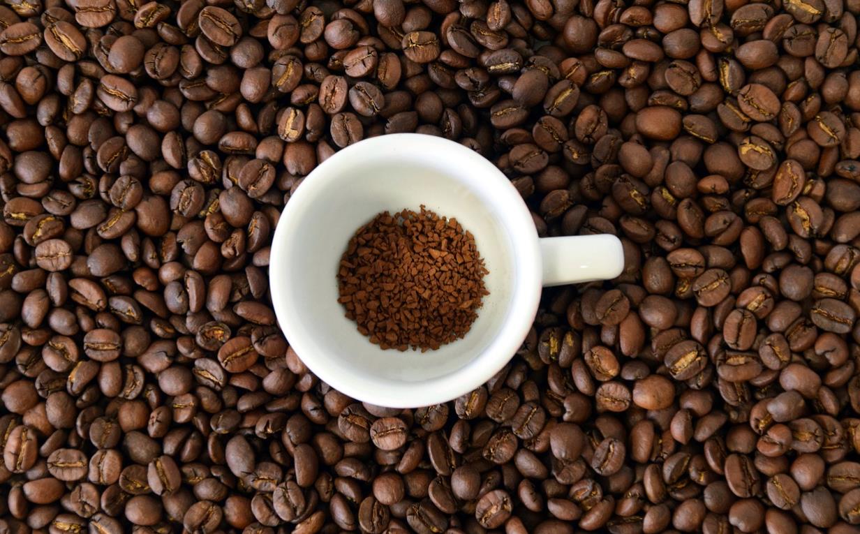 What is the difference between instant coffee and freshly ground coffee ...