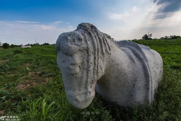 The stone statues of the most inaccessible imperial mausoleums are born ...