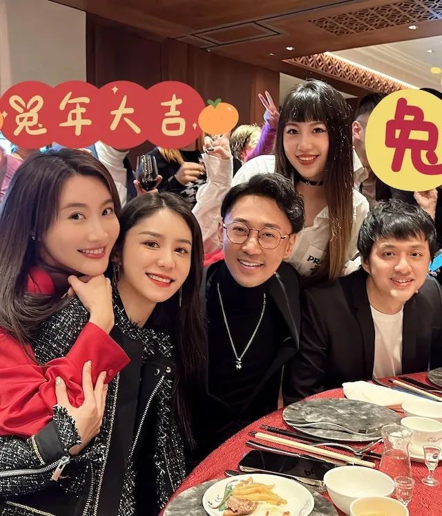 Lin Xiawei posted a photo with Lin Feng and his wife!Zhang Xinyue's ...
