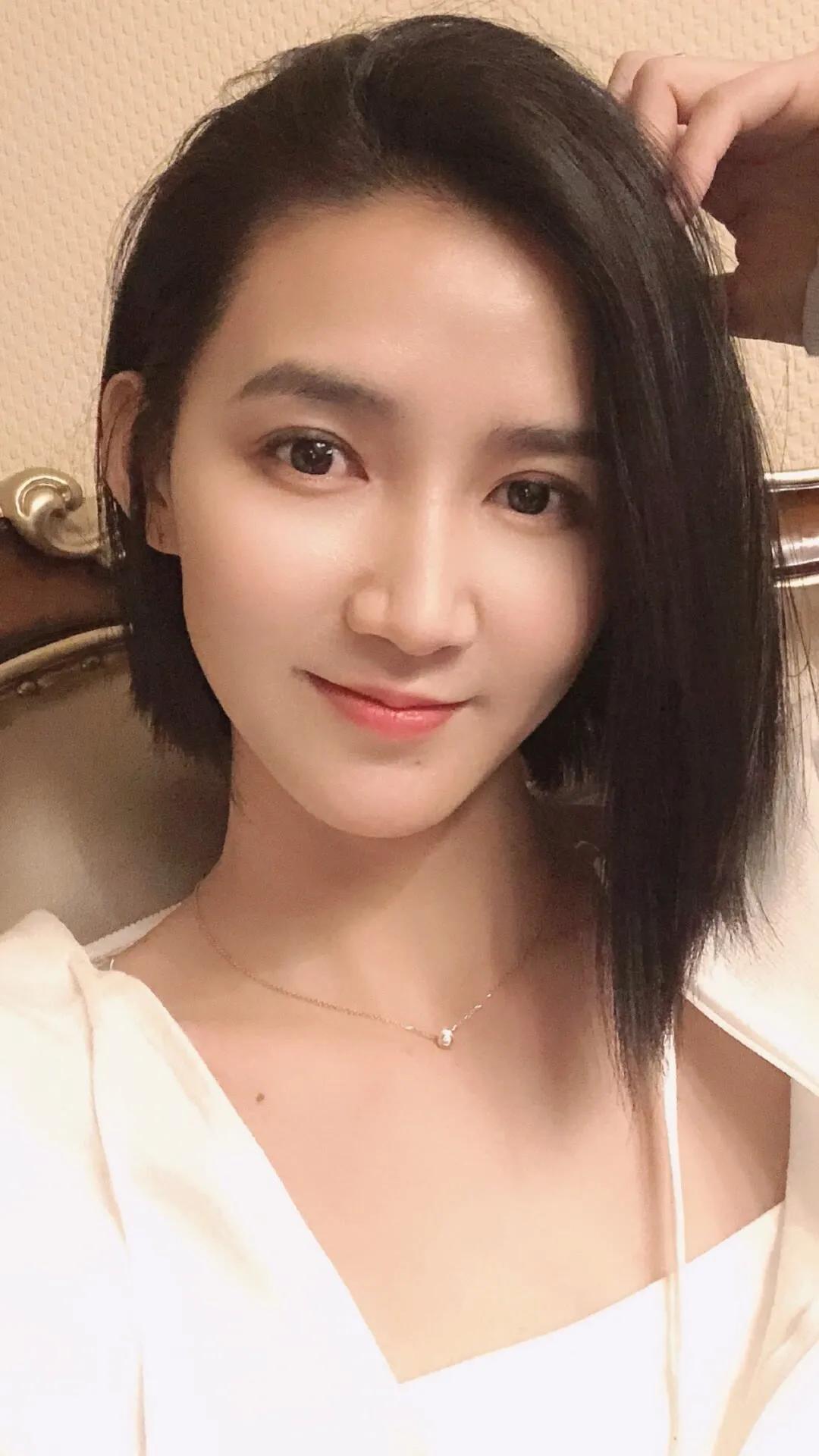 Mainland actress and model - Zhou Kaikai - iNEWS