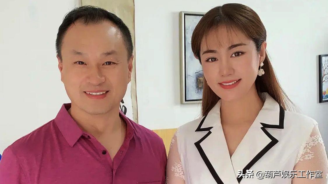 Cai Weili expressed his loyalty on the live broadcast and commented ...
