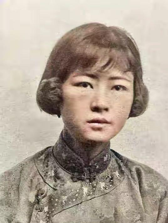 Bing Xin wrote articles to satirize Lin Huiyin in his early years, but ...