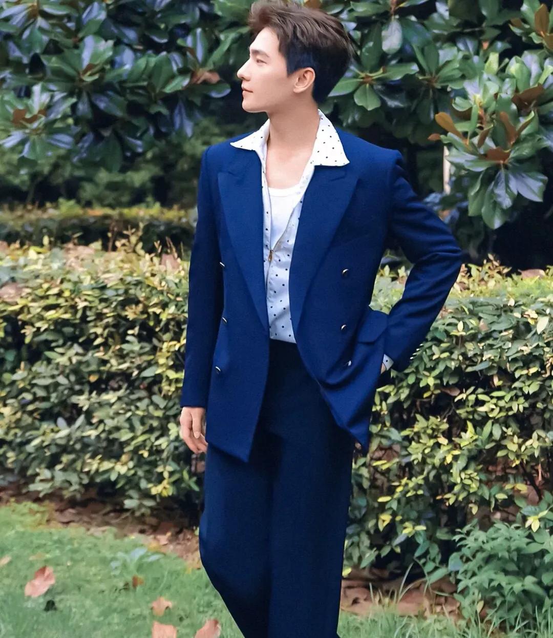 Little Gossip, Yang Yang, Wang Junkai, Wang Yibo, Yang Zi, Fan Chengcheng, Zhao Lusi, Yang Mi ...