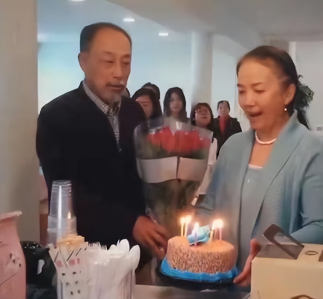 Lu Liping moved to the United States to celebrate her 63rd birthday ...