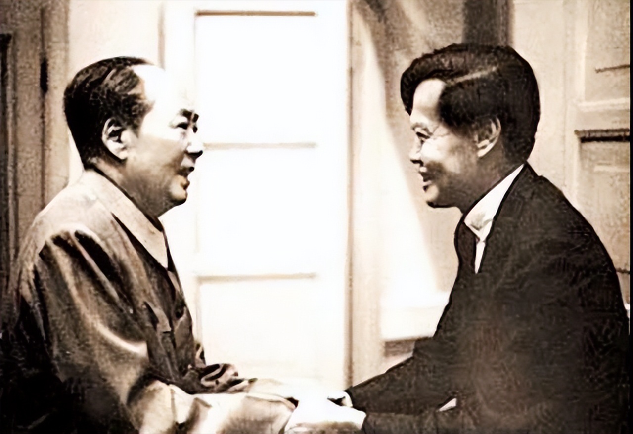 In 1973, Mao Zedong met with Yang Zhenning and talked freely about the ...