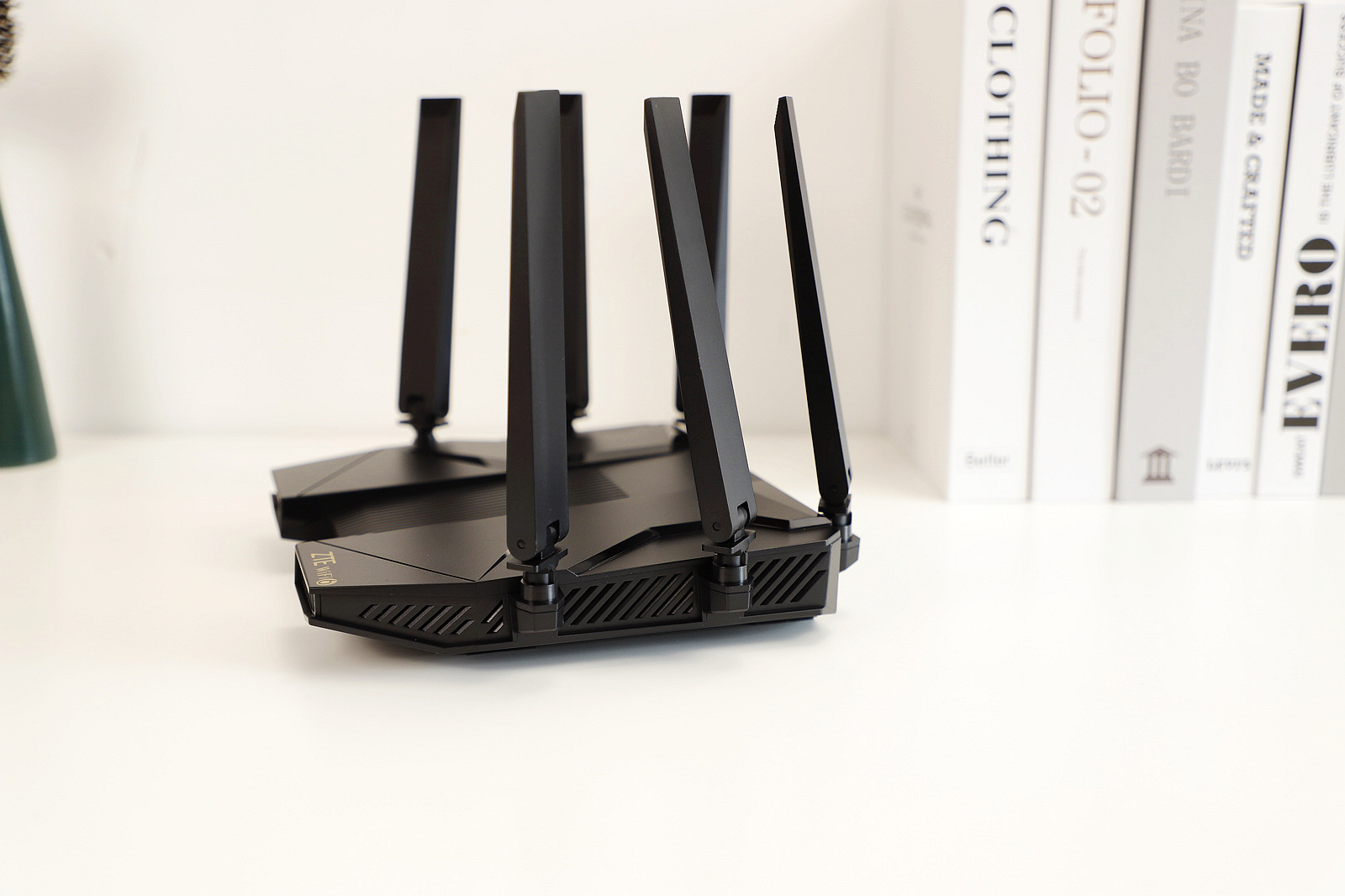 Gaming-grade flagship Wi-Fi6 router, ZTE AX5400Pro+ out of the box - iMedia