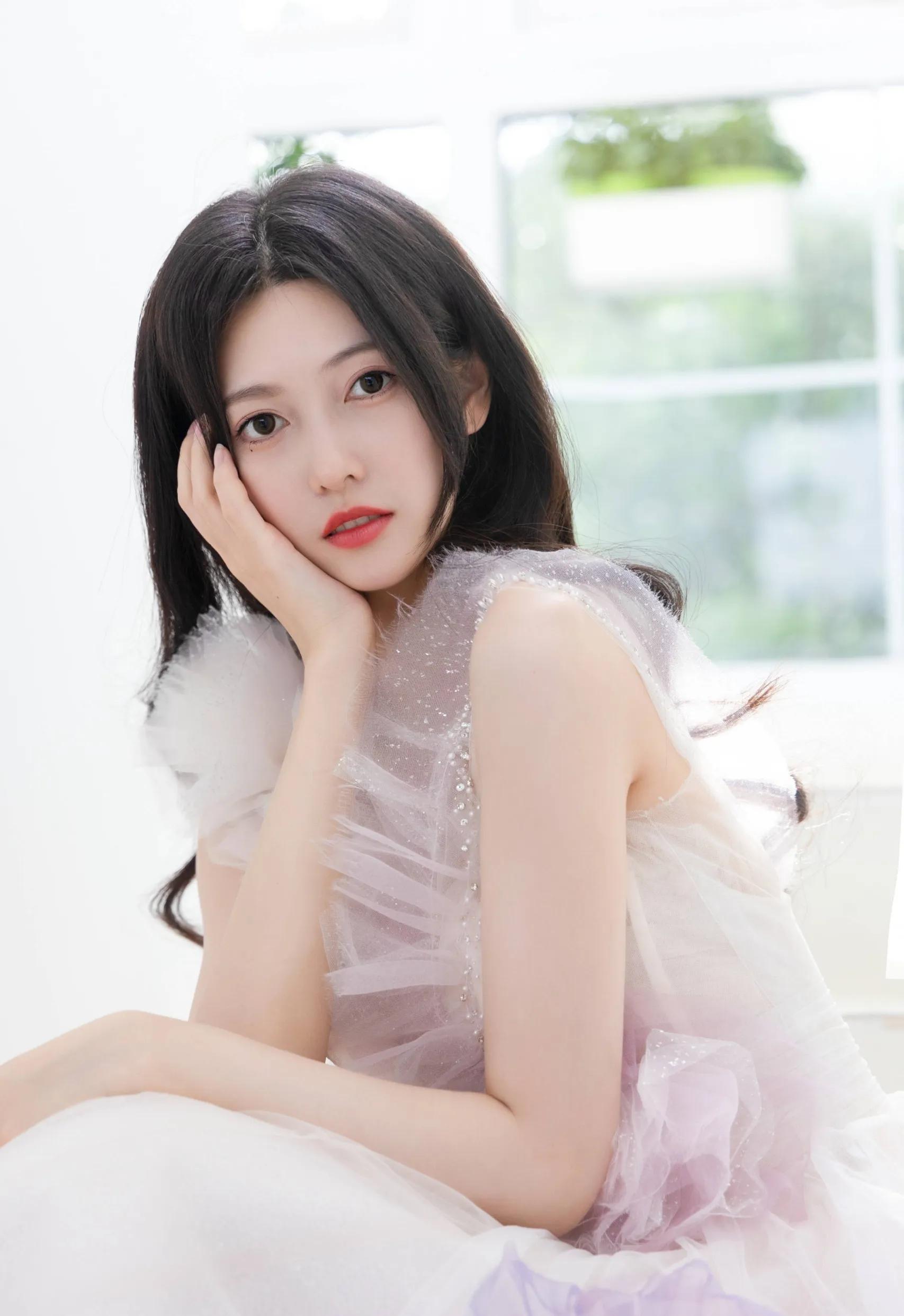 "Treasure Actress" Lu Tingyu - iNEWS