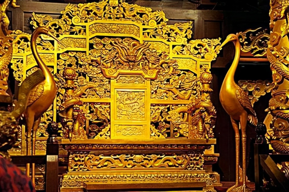 The world's largest golden nanmu tree is 4,300 years old. Unfortunately ...