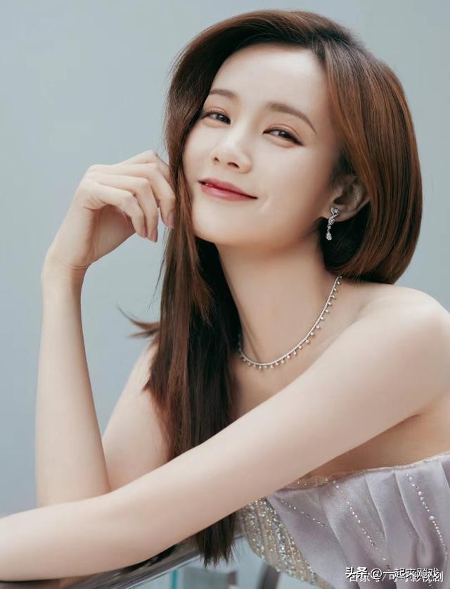 The Legend of the Condor Heroes 2016 version of Huang Rong's actor Li ...