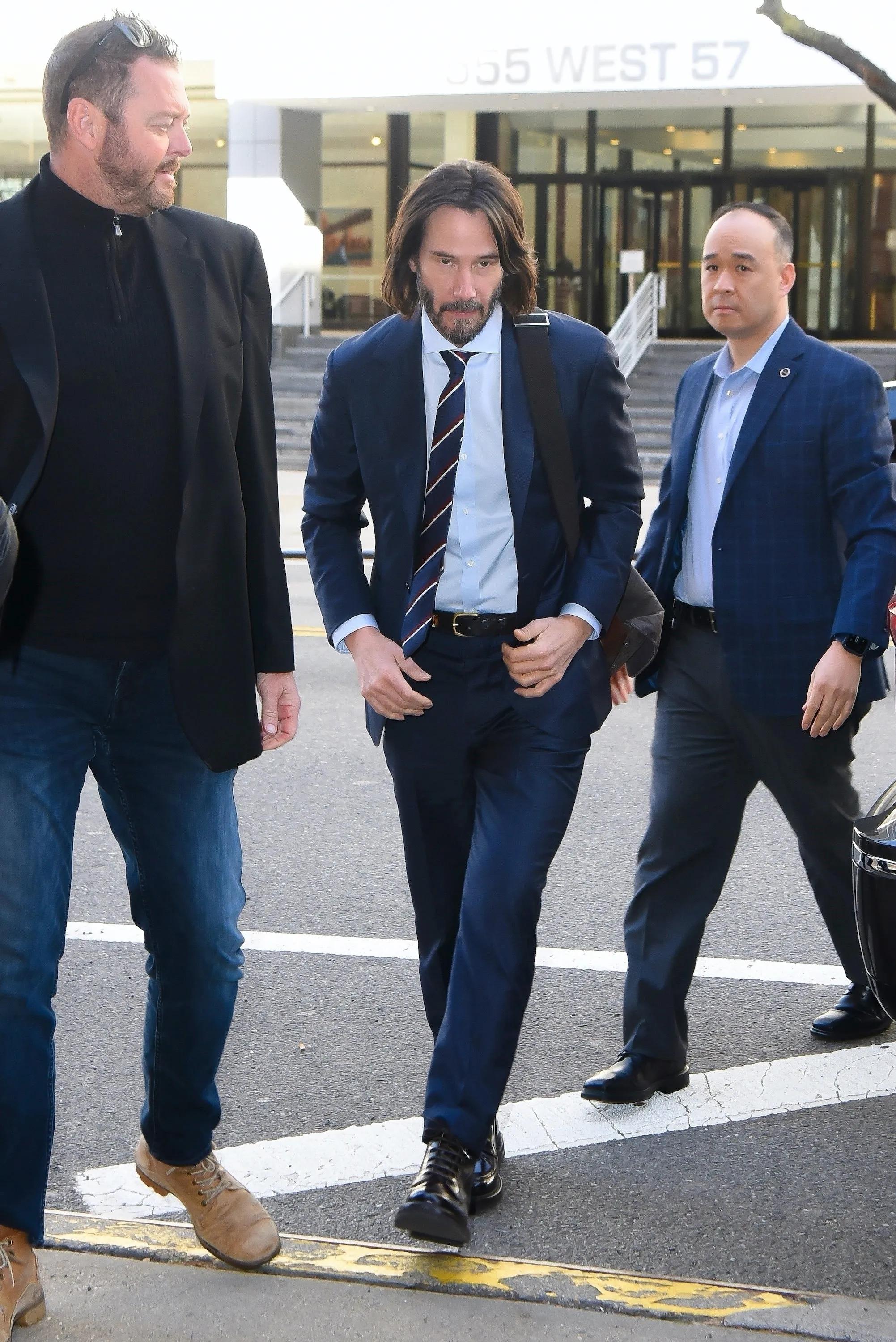 Keanu Reeves appeared in New York to promote the new film "The Matrix 4 ...