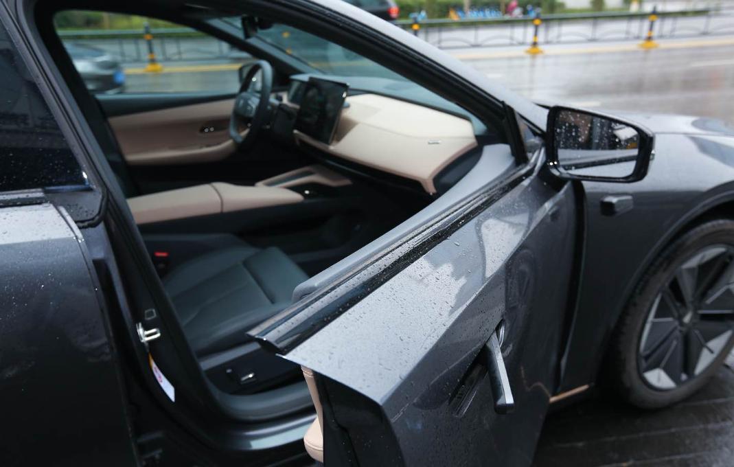 Meet the deep blue SL03, why the home decoration designer of "acquired Virgo" fell in love with ...